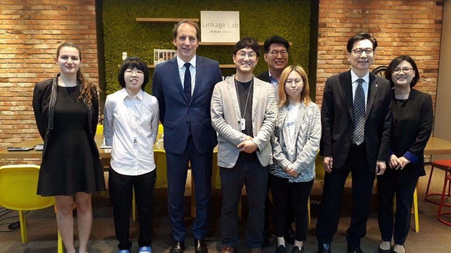 M. Fabien PENONE, Ambassadeur de France en Corée, a participé au « Duo ...